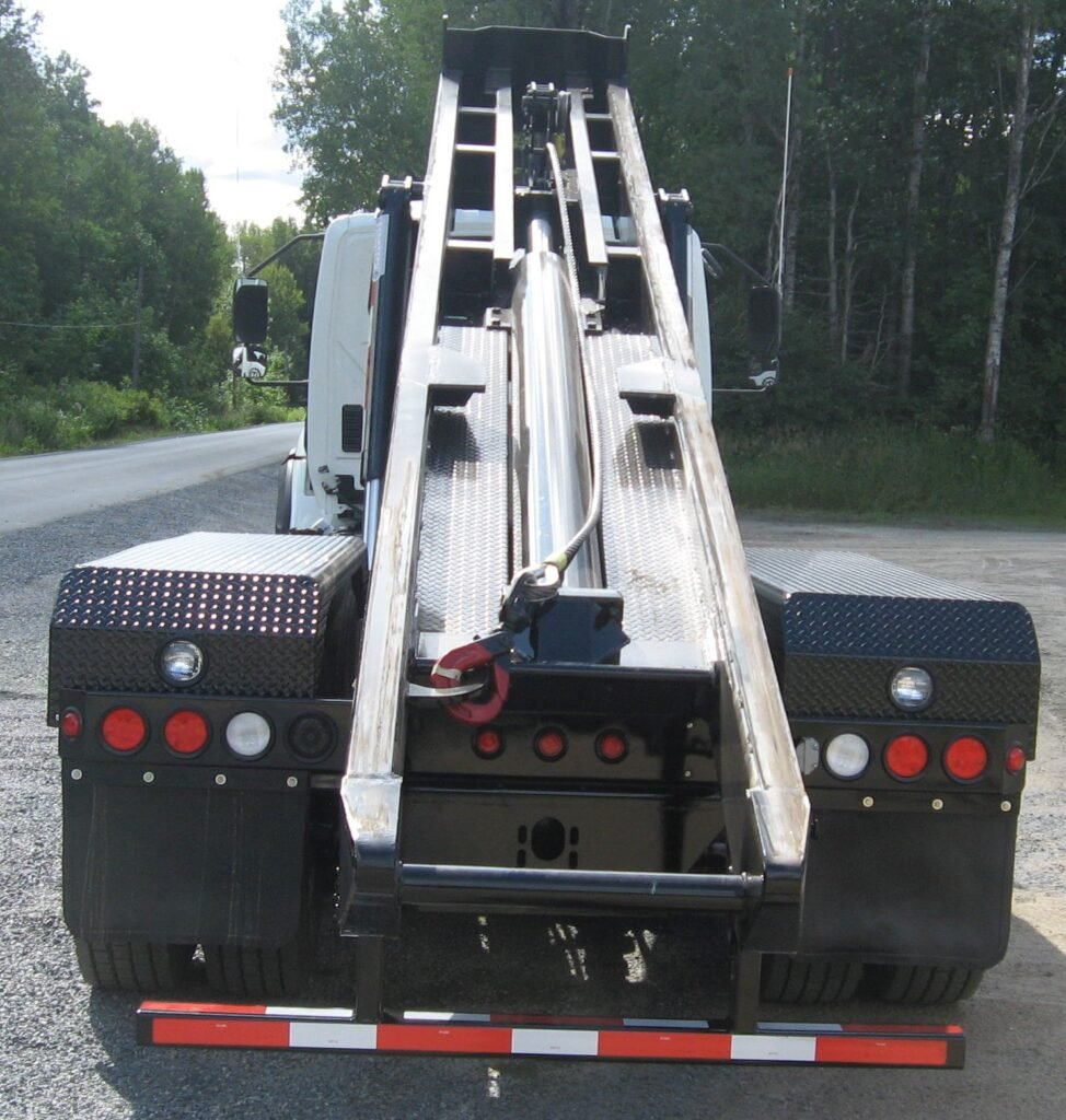 Roll Off Hoist Model TFR60 HD – Fanotech Manufacturing Corporation